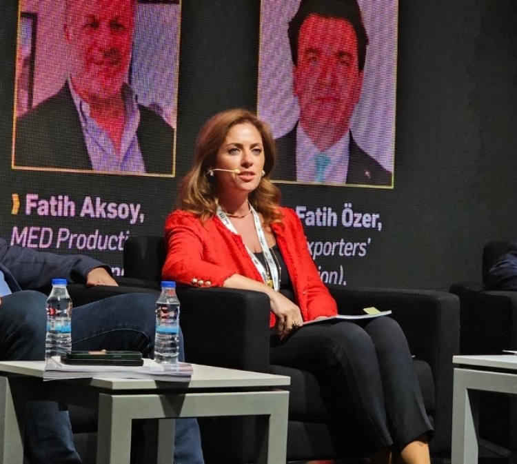 HEDİYE GÜRAL GÜR: “TURİZM SEKTÖRÜ HİZMET İHRACATINA BÜYÜK KATKILAR SAĞLIYOR” - Turizm Dosyası